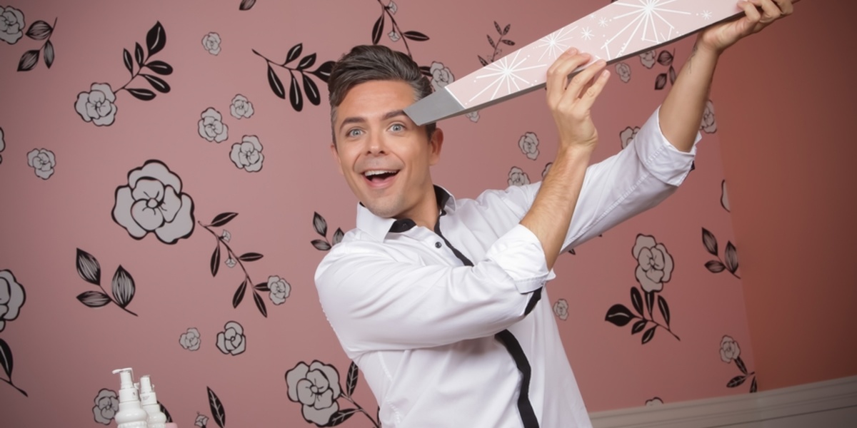 خبير الحواجب Jared Bailey من دار Benefit لـ «هي»: أنصح المرأة بإبراز حواجبها بشكل طبيعي بعيدا عن ...